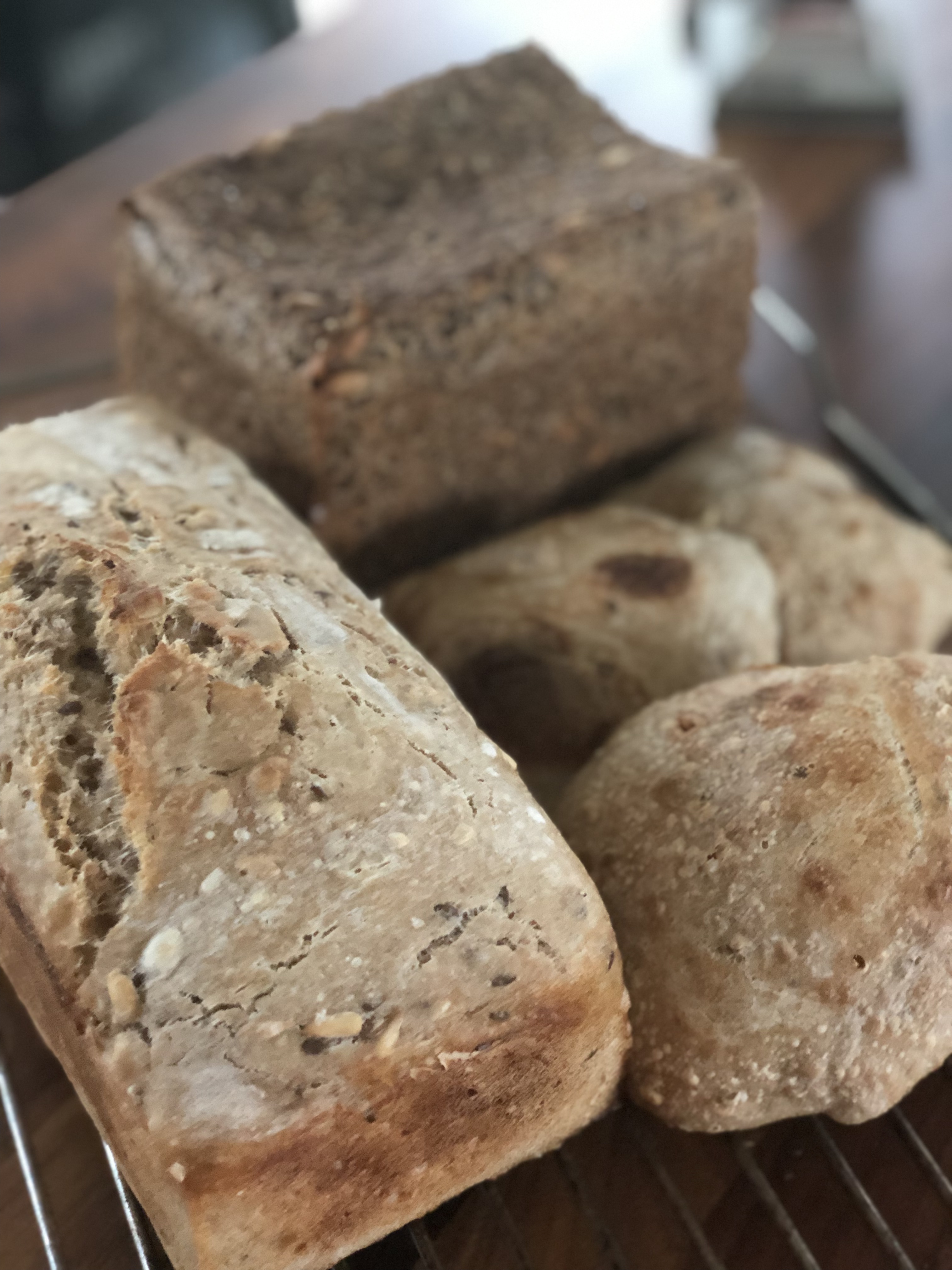 boller og brød uden gær, bagt på surdej - Lone Kirkebæk